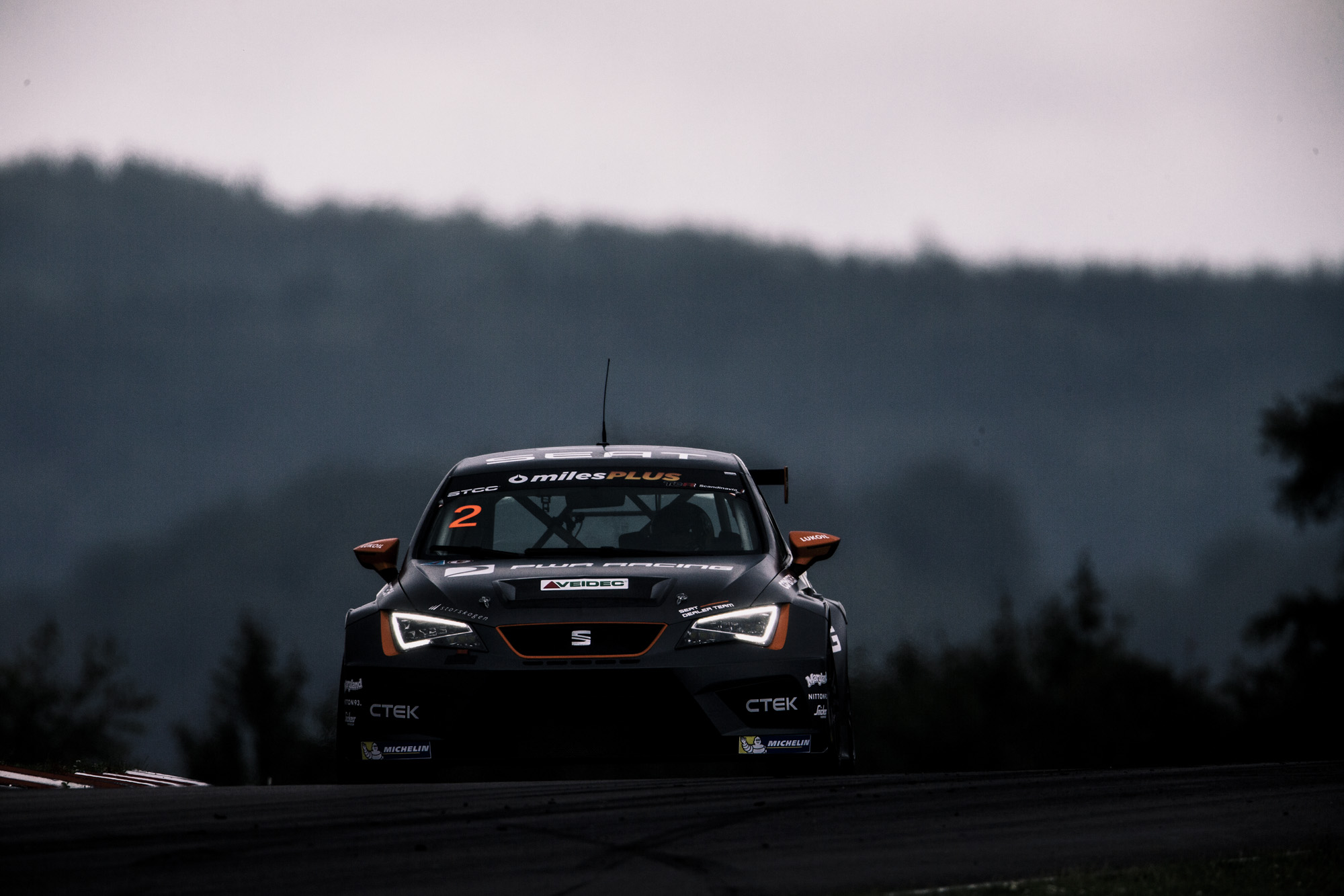 Volkswagen - SEAT Dealer Teams jakt på SM-titeln i banracing fortsätter ...